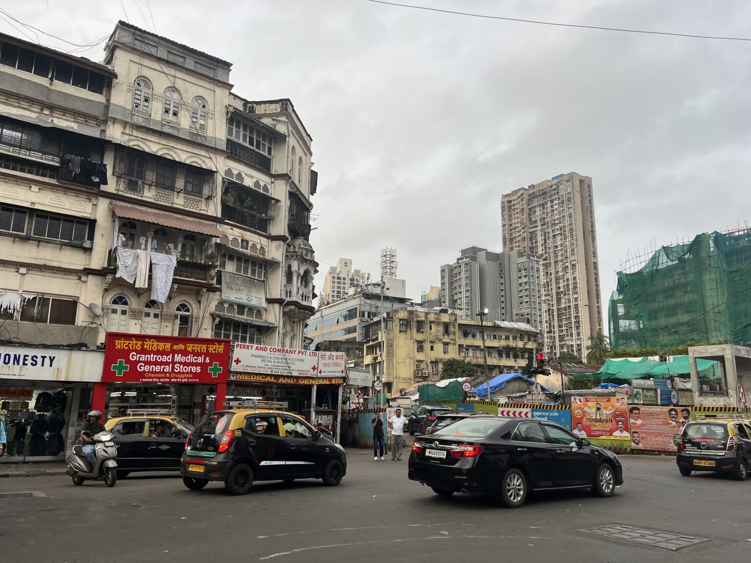 ‘Raids Meant To Scare Us Into Leaving, Clear Kamathipura For Redevelopment’: Sex Workers - BehanBox